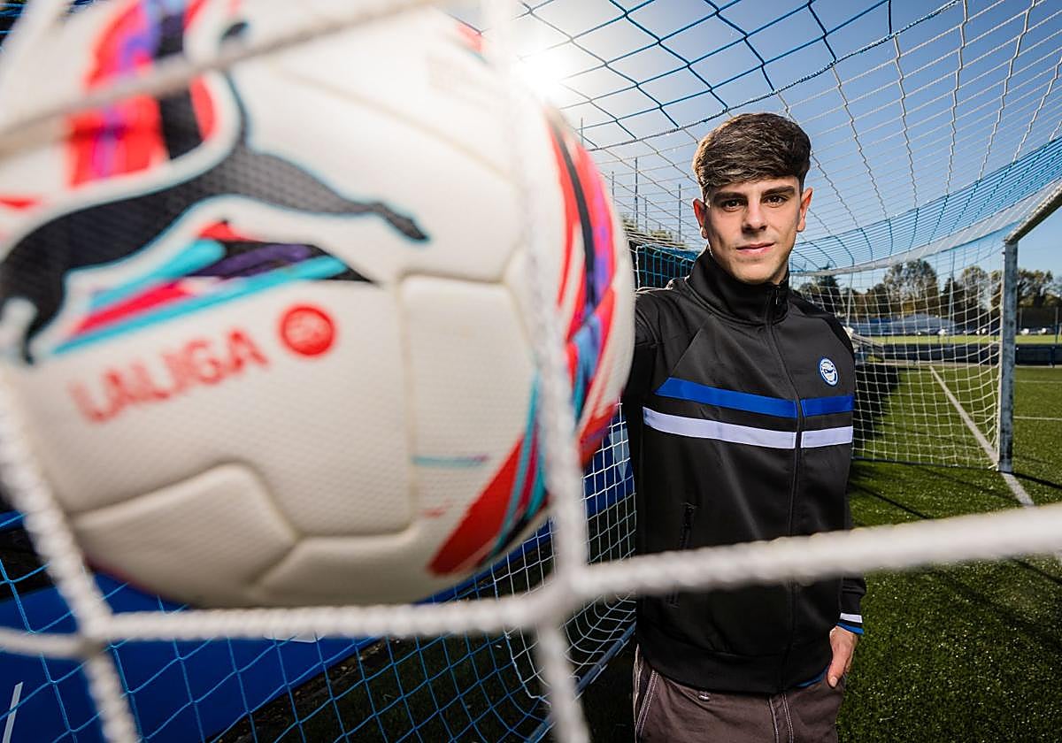 Adrián Hernández Hernández, Pica | Defensa del Alavés: La sorprendente irrupción de Pica en el ...